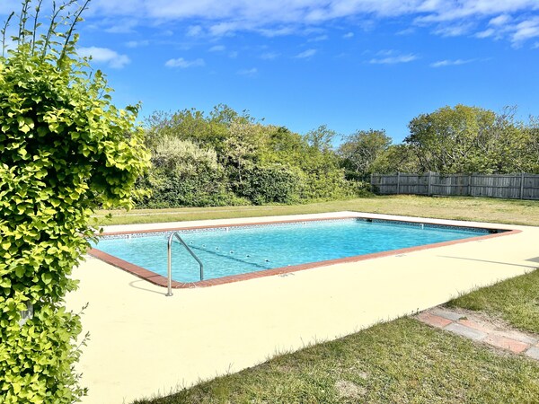 Modern East End Loft - Private Beach, In-ground Pool Access, & Hot Tub! - Provincetown, MA
