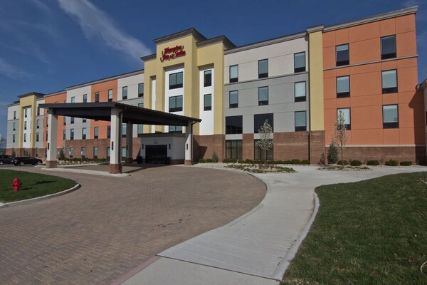 2 Units With Saltwater Pool | Free Breakfast | Ev Charging | Near Casino - Columbus, OH