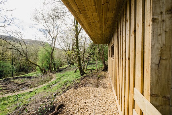 Cabaña-de Lujo-baño Con Ducha-vista Al Bosque-black Moss Cabin - Derbyshire
