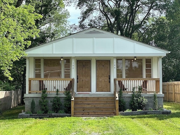 Escape To Nashville: 15 Min To Downtown & Bna, Sleeps 4, Gated Parking! - Hendersonville, TN