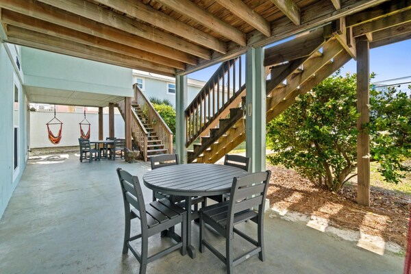 Bahama West Beach Therapy, Beach Access, Pet Friendly, Free Activities, West End - Laguna Beach, FL