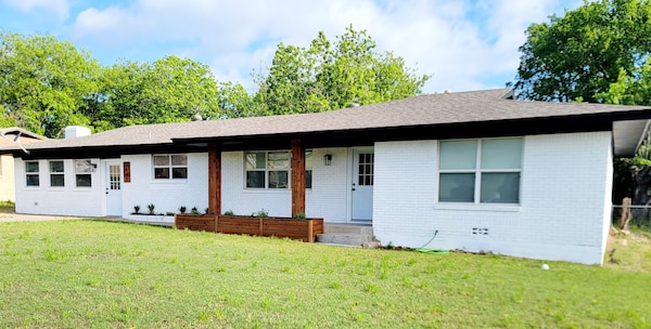 Great House Just North Of Tsu!! - Stephenville, TX