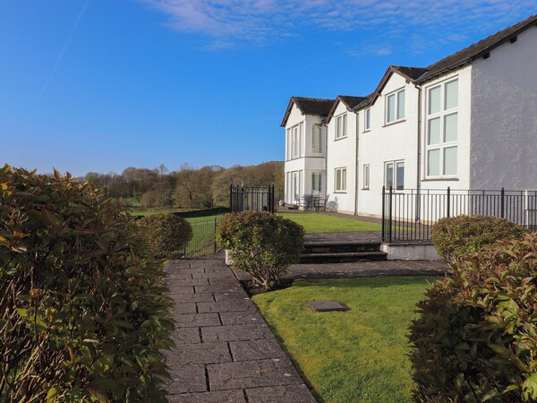 Chase View, Pet Friendly, With A Garden In Bowness-on-windermere - Newby Bridge