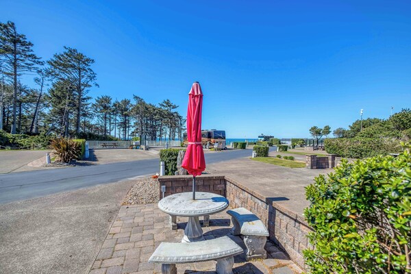 Dog Friendly, Available With 50amp, 30amp, Water And Sewer Hook Up's, Wifi - Oregon