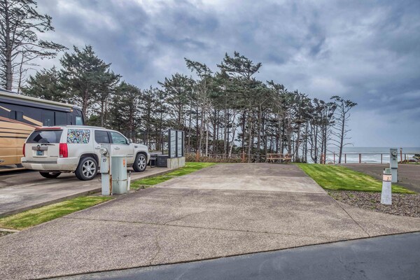 Dog Friendly, Available With 50amp, 30amp, Water And Sewer Hook Up's, Wifi - Oregon
