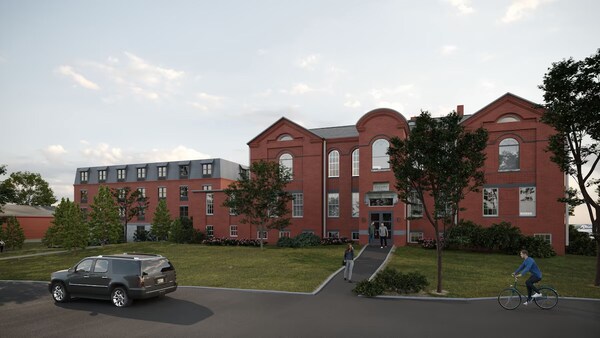 2 New Open Rooms Inside Umaine! With Free Parking And On-site Dining - Bangor, ME