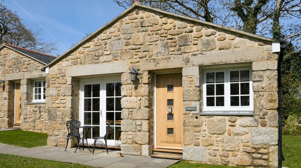 Romantic Fully Equipped Self-catering Cottage - Porthcurno