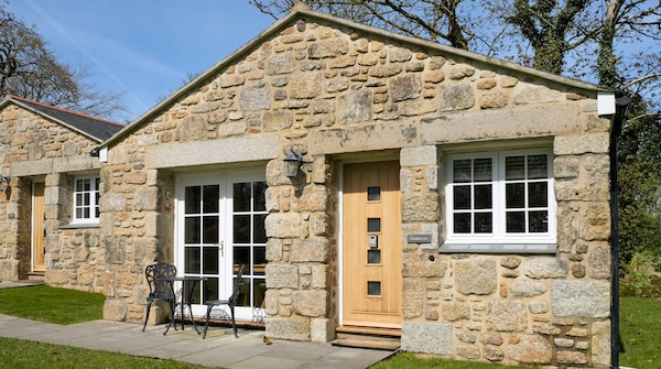 Romantic Fully Equipped Self-catering Cottage - Porthcurno