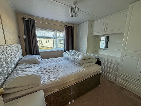 Gorgeous Lodge With Decking At Southview Holiday Park In Skegness Ref 33093v - Skegness