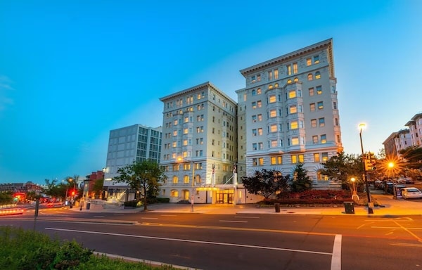 Pure Wellness Standard King, Allergy-friendly, Fitness Center Access - Washington, D.C.