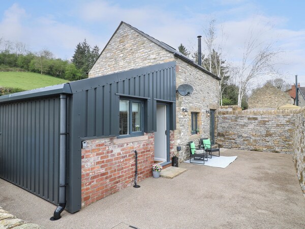 The Bottling Shed, Romantic, With Hot Tub In Matlock - Matlock