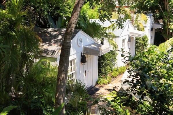 Celebrate History In Key West: Relaxing Bungalows With Resort-like Amenities - Key West, FL
