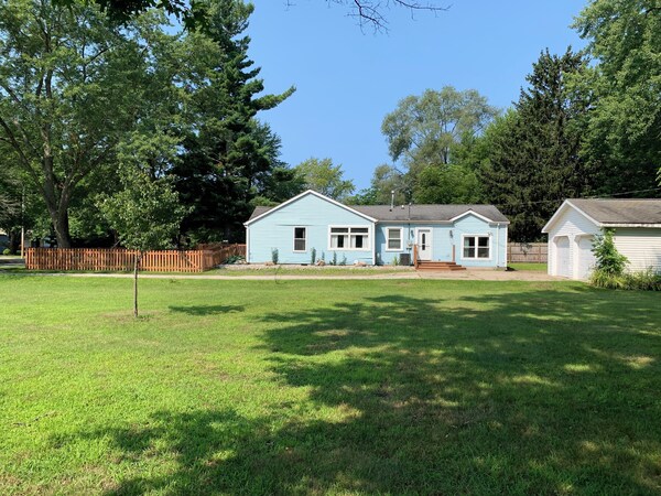 Beautiful Parkside 5 Bedroom Cottage In Midland, Fenced Front Yard, Access Ramp - Midland, MI