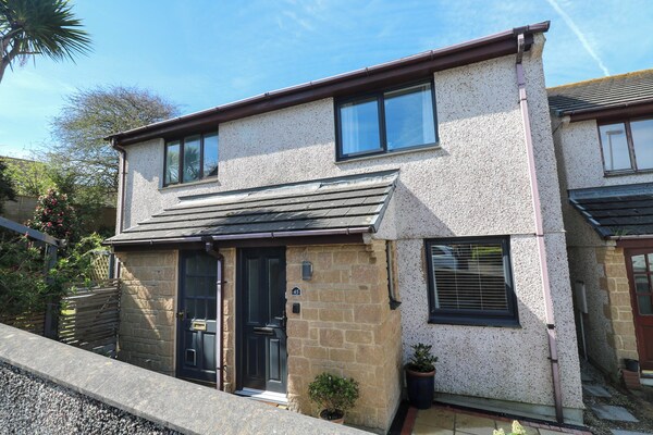 Gwarth An Drae, With A Garden In Helston - Porthleven
