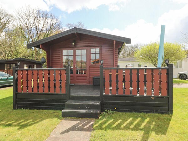 Touchwood Lodge, Pet Friendly, With A Garden In Amroth - Saundersfoot