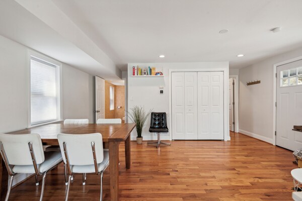 Blue Moon Beach Cottage: Our Quiet Family Home With Parking 900 Feet To Beach - Atlantic City