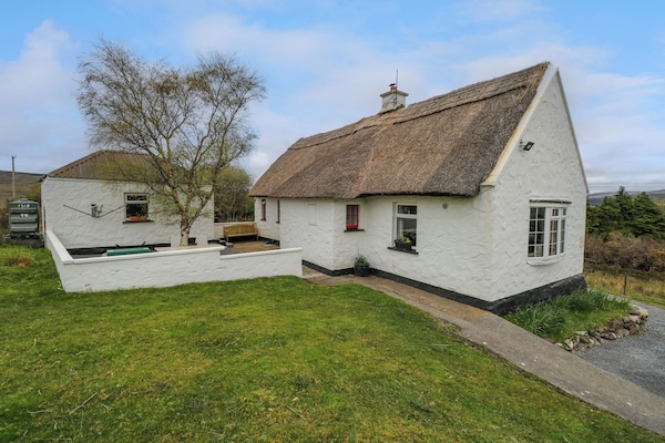 Aggrafard, Pet Friendly, With Open Fire In Oughterard, County Galway - Galway
