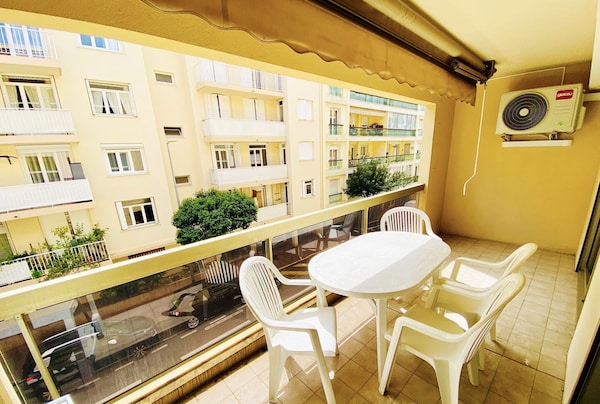 Square Central Pour Séjour Entre Amis Ou Famille - Antibes