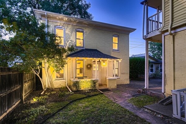 Rino Carriage House - Modern Comfort Meets Historic Charm\n\n - Denver, CO