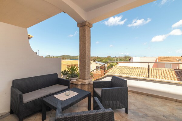 Holiday Home 'Appartamento Porto Pozzo' With Sea View, Wi-fi And Air Conditioning - Sardinia