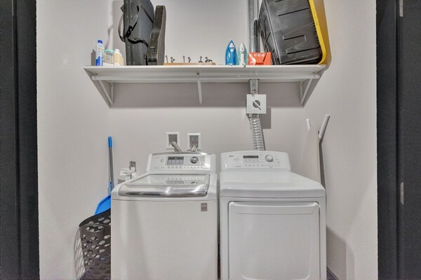 Urban Artistry Loft Retreat - Fort Patrick Henry Lake, TN