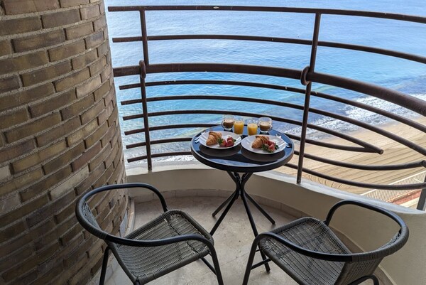 Las Arenas Sea Front Apartments - Benidorm