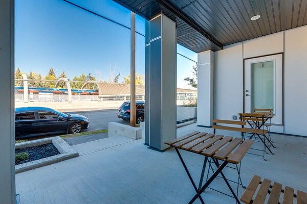 Pet Friendly Apartment W/ Free Underground Parking - Calgary