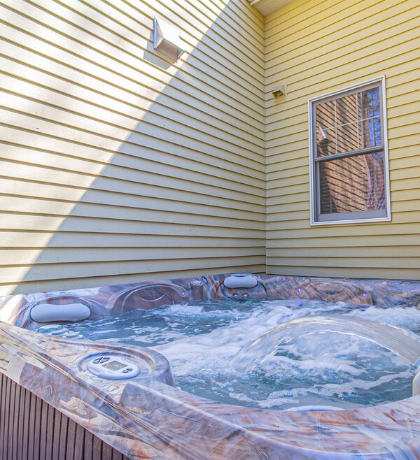 Water's Edge Stunner - Available For Belmont - Saratoga Springs, NY