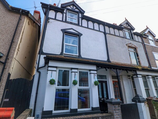 Yr Angor (The Anchor), Pet Friendly In Llandudno Junction - Rhos on Sea