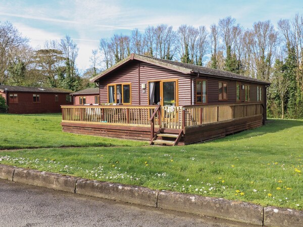 3 The Glade, Pet Friendly, With Pool In Rock - Edmonton, UK