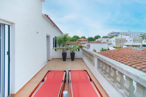 Ferienhaus Empuriabrava Für 1 - 5 Personen Mit 3 Schlafzimmern - Ferienhaus - Sant Pere Pescador