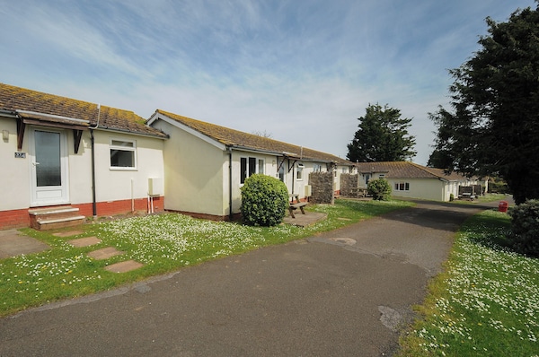 Chalet 2 At Landscove Holiday Park, With Pool In Brixham - Brixham