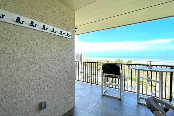 Ultimate Beachfront Luxury - Remodeled - Top Floor - South Padre Island