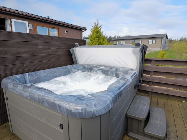 1 Fishermans Hill, Pet Friendly, With Hot Tub In Glenluce - Dumfries and Galloway