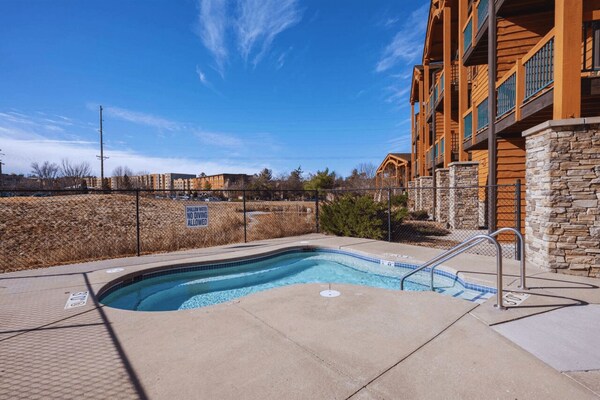 Tee Time Terrace - Rare Find! Chula Vista Retreat! - Wisconsin Dells, WI