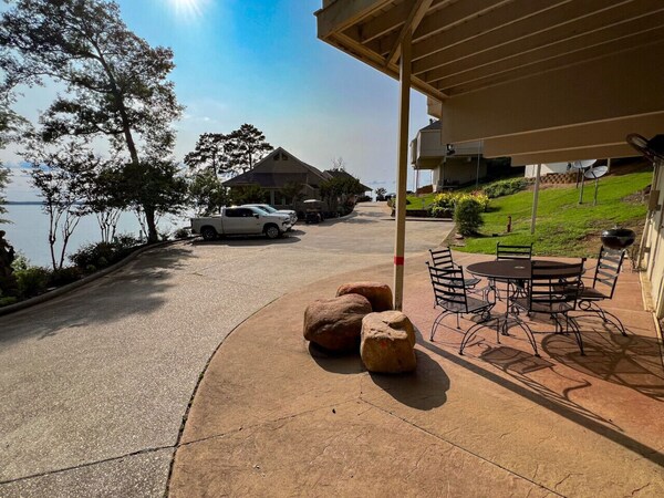 Villa 4                    . - Toledo Bend Reservoir