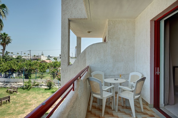 Apartment 'Golden Sun Two-bedroom Apt 4' With Sea View, Shared Pool And Wi-fi - Kos