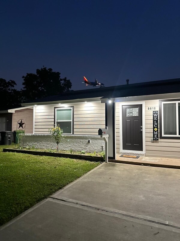 Cozy Home Near Hobby Airport! - Houston, TX
