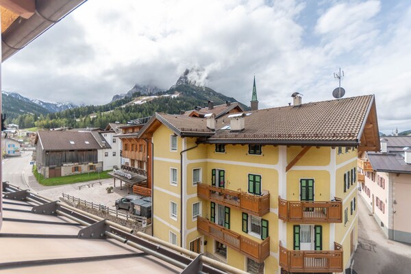 House Bristol, In The Heart Of The Magnificent Pozza Di Fassa - Pozza di Fassa