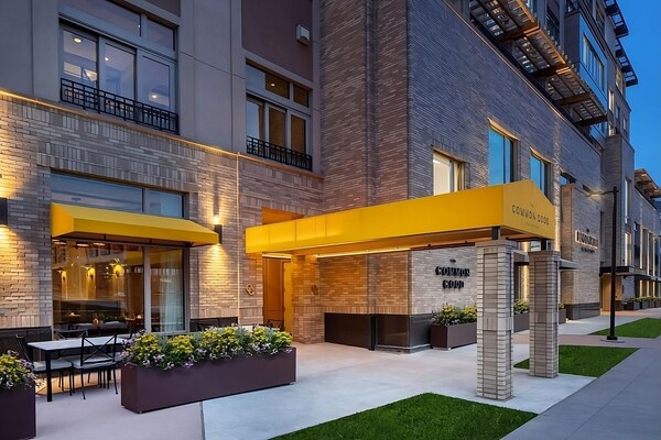 Go Hiking @ Flagstaff Mountain W/ Impeccable Room Service, Near Aurora Top Spots - Aurora, CO