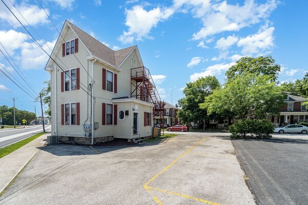 Gettysburg Home Sleeps 10 With Parking And Game Room.  Just Off The Square. - Gettysburg, PA
