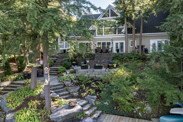 7 Bed, 5 Bath Spectacular Cottage On Lake Joseph! - Ontario