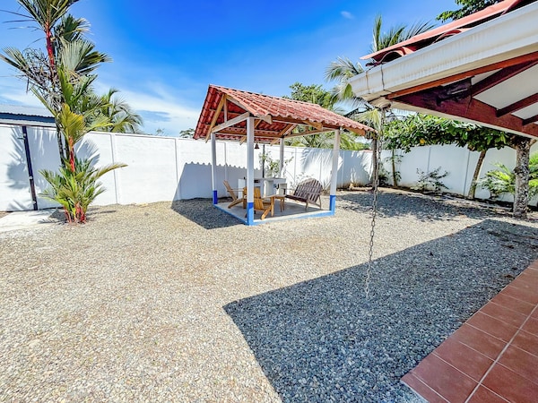 Casa Quixote - 3 Bed, Ac, Steps To Town - Cahuita