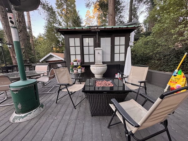 Experience Lake Gregory Charm Steps Away! Four Bedroom Crestline Cottage Awaits. - Crestline, CA