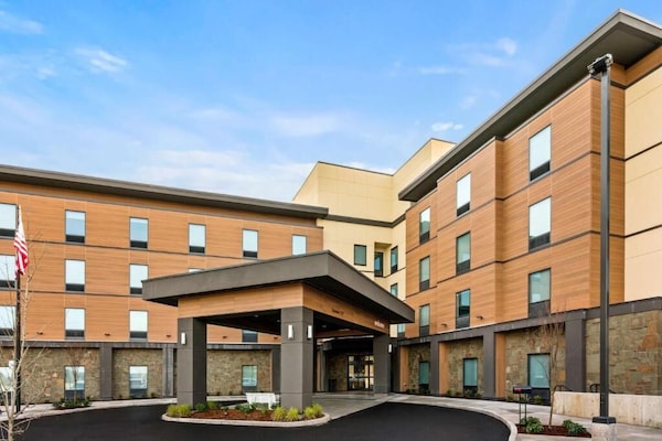 Short Drive To Oregon Zoo! Indoor Pool, Free Hot Breakfast! - Wilsonville, OR