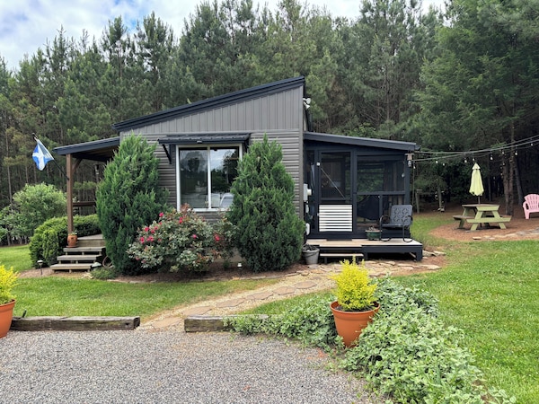 Adventurous Tiny House! Located On 1 Acre Surrounded By Evergreen Forest - Zootastic Park, Troutman
