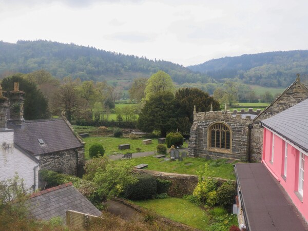 Trysorau Bach 2, Pet Friendly, Luxury Holiday Cottage In Llanrwst - Betws-y-Coed
