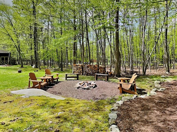 Sidetracked | Luxe Details, Backyard Pavilion, Fire Pit + Convenient Location! - Oakland, MD