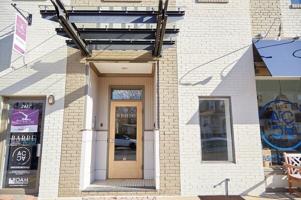 Kasa Del Ray | Walkable Potomac Neighborhood, Full Studio | Alexandria - Alexandria, VA