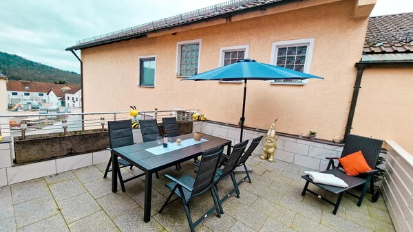 Große Ferienwohnung 230 Qm Mit 3 Schlafzimmern - Roding